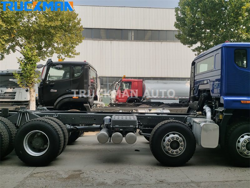 12 Wheels SINOTRUK HOWO NX 380HP Cargo Truck Chassis For Guyana
