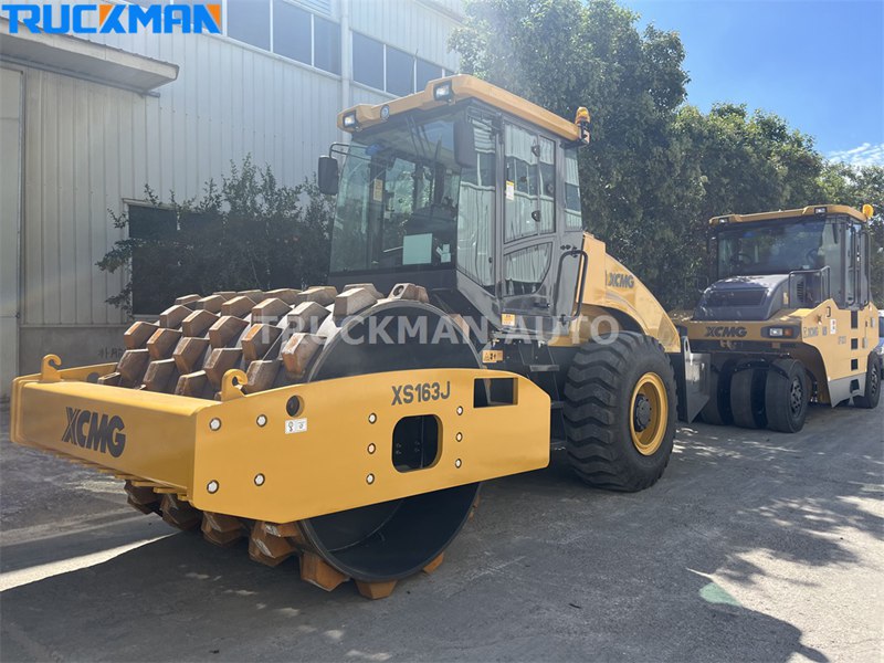 XCMG XS163J Pad Foot Single Drum Vibratory Compactor