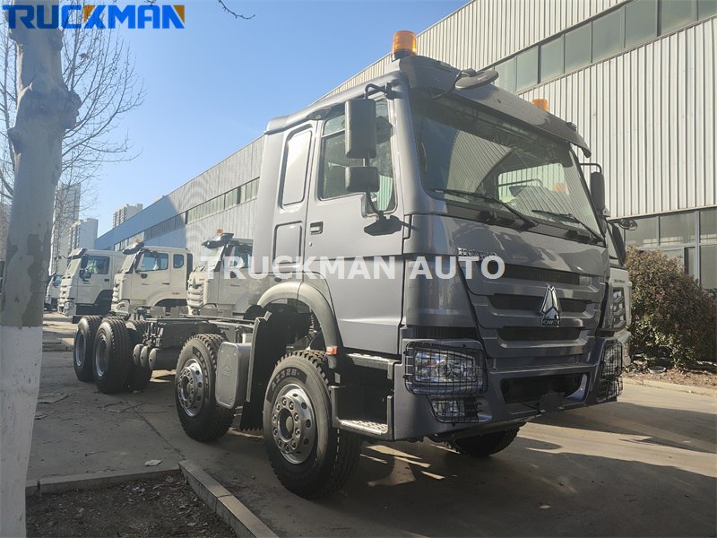 12 Tires SINOTRUK 8X4 HOWO 400HP Cargo Truck Chassis For Djibouti