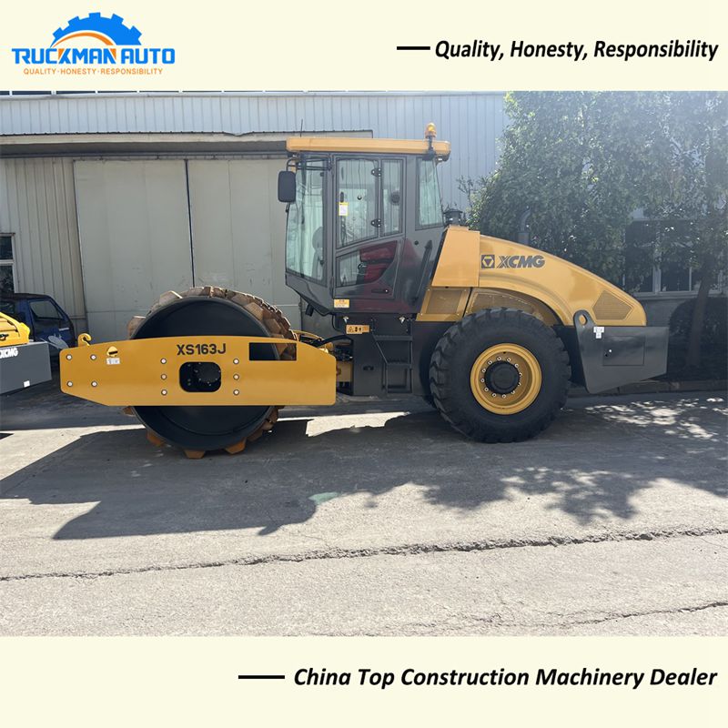 XCMG XS163J Pad Foot Single Drum Vibratory Compactor