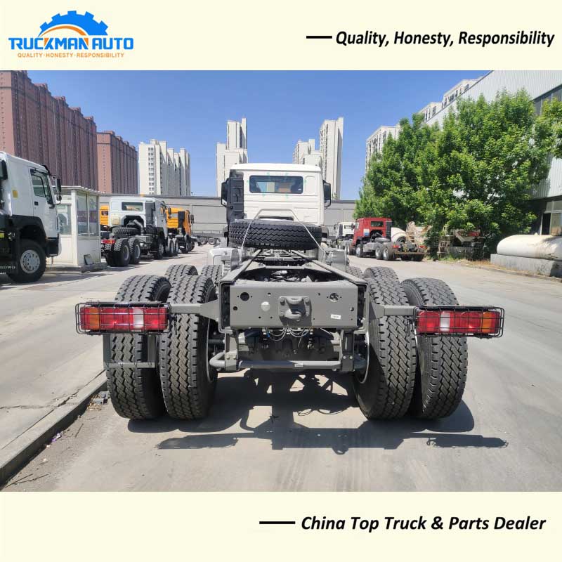 12 Tires SINOTRUK NX 400HP Dump Truck Chassis For Guyana