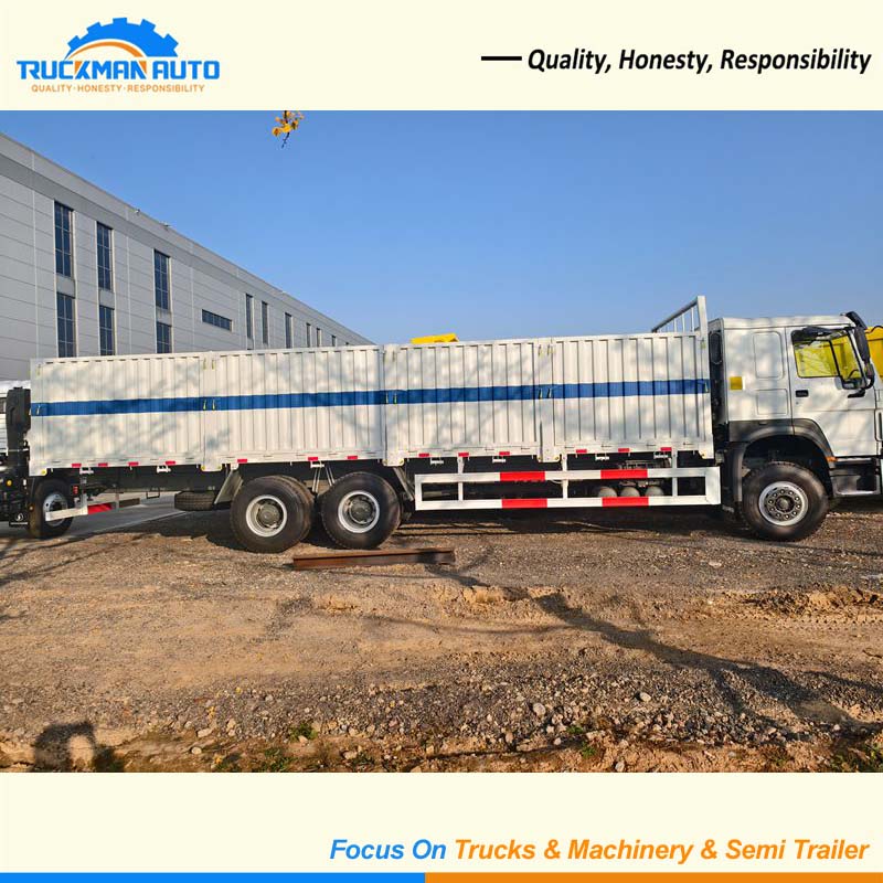 SINOTRUK HOWO 6x4 380HP Lorry Truck For Bagged Goods