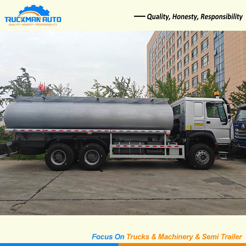 Brand New SINOTRUK HOWO 10 Wheels Oil Tanker Truck For Kenya
