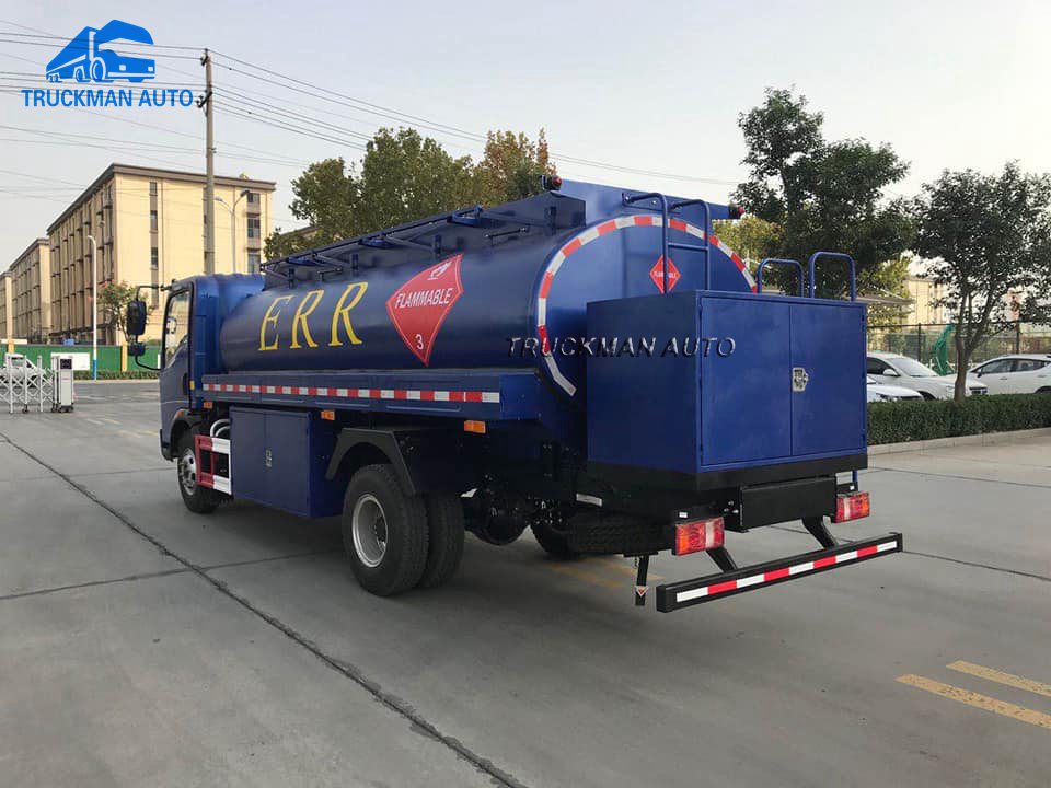 5000 Liter SINOTRUK HOWO Small Fuel Tanker Truck
